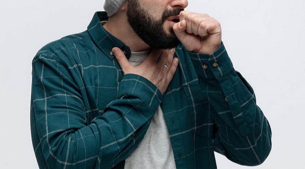 Mulher receberá R$ 185 mil após chefe tossir no rosto dela; entenda ...