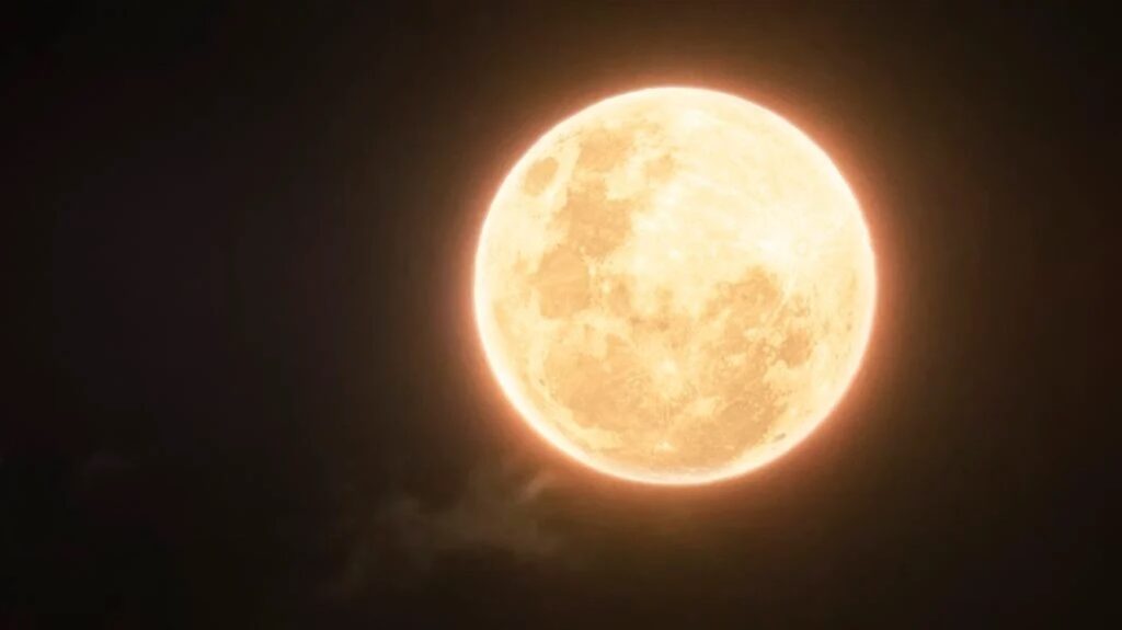 Lua cheia alaranjada chama atenção nas redes sociais – Notícias Chapecó.Org